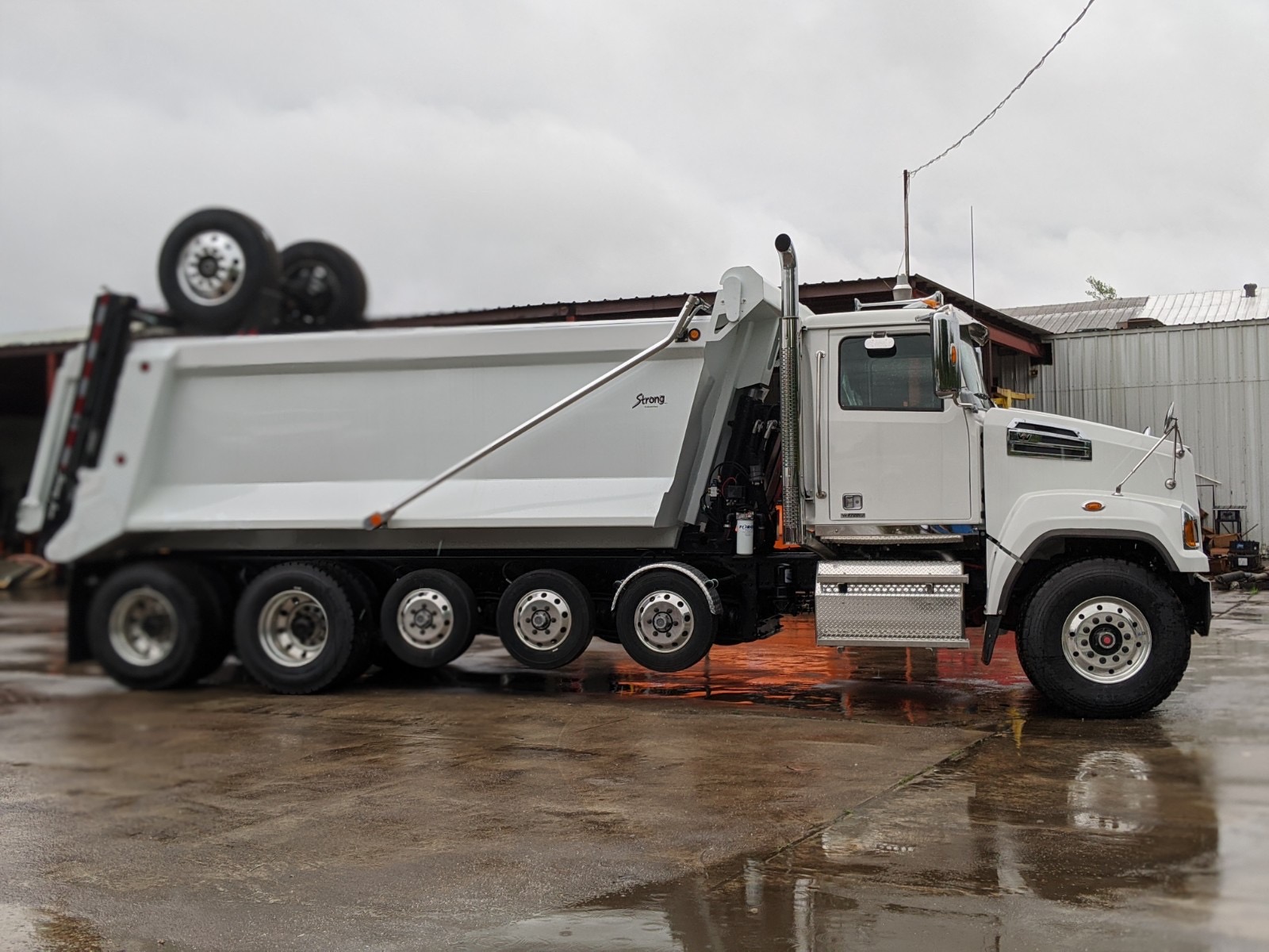 Super Dump / Super 18 Dump Truck for Sale - 2026 Western Star 47X